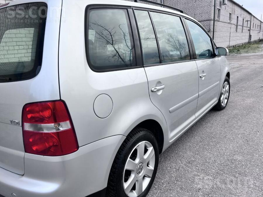 Volkswagen Touran 2006 Daugavpils, ar dzinēja tilpumu 1.90 L un nobraukumu 281 tūkst. km par 2849 €, foto 12 vietnē AUTOMOTO.COM.LV