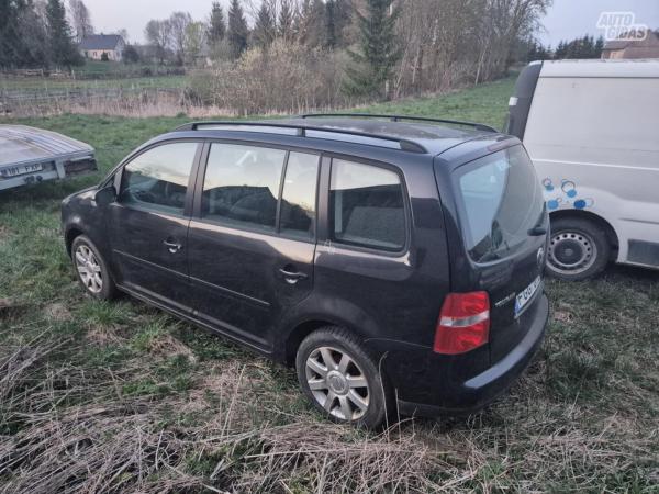 Volkswagen Touran 2006 in Kelme, with an engine capacity of 2.00 L and mileage of 300 thousand km for 650 €, photo 6 on AUTOMOTO.COM.LV