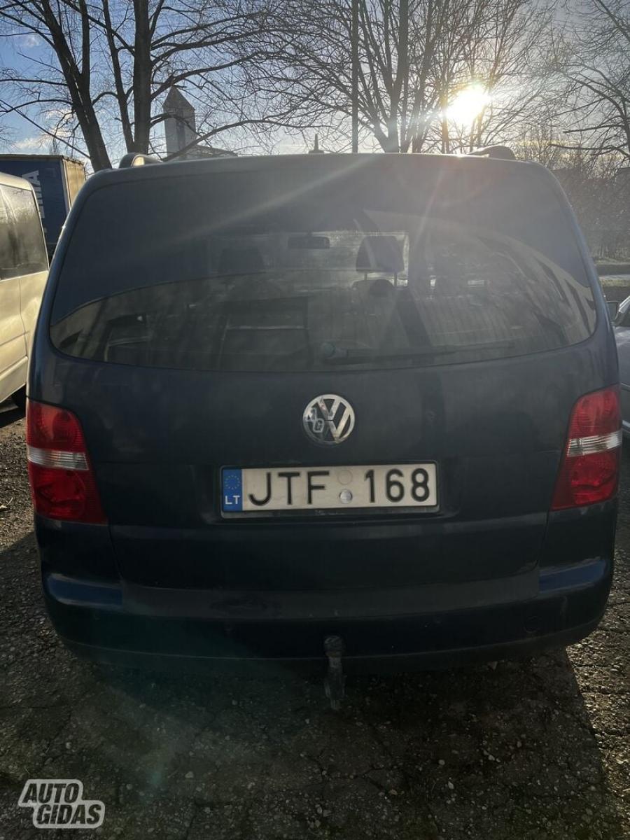 Volkswagen Touran 2006 in Klaipeda, with an engine capacity of 2.00 L and mileage of 287 thousand km for 1100 €, photo 3 on AUTOMOTO.COM.LV