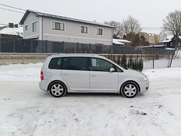 Volkswagen Touran 2006 Šauļi, ar dzinēja tilpumu 2.00 L un nobraukumu 300 tūkst. km par 2150 €, foto 5 vietnē AUTOMOTO.COM.LV