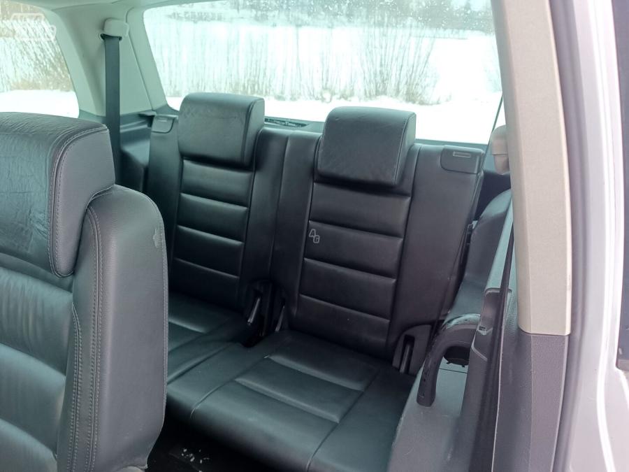 Volkswagen Touran 2006 Šauļi, ar dzinēja tilpumu 2.00 L un nobraukumu 300 tūkst. km par 2150 €, foto 12 vietnē AUTOMOTO.COM.LV