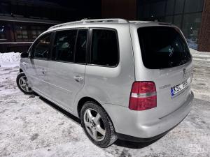Volkswagen Touran 2006 Kauņa, ar dzinēja tilpumu 2.00 L un nobraukumu 350 tūkst. km par 1790 €, foto 8 vietnē AUTOMOTO.COM.LV