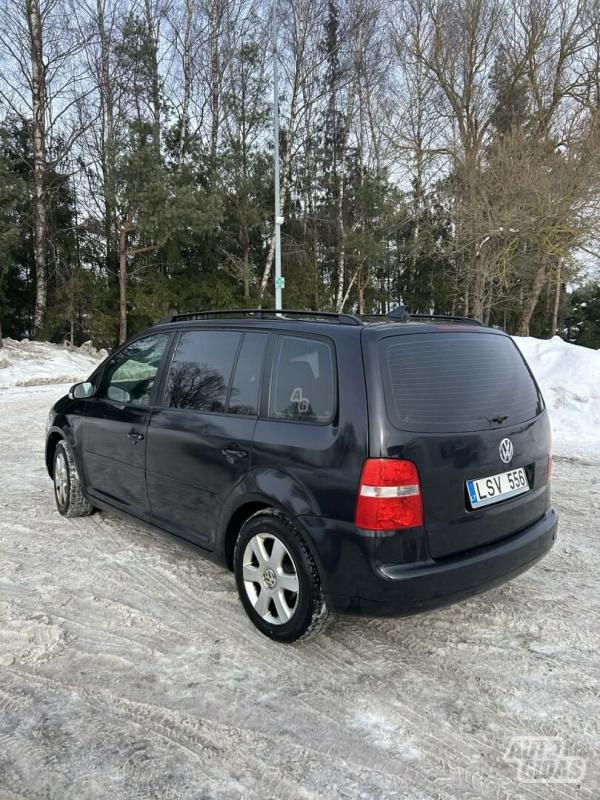 Volkswagen Touran 2006 in Telschi, with an engine capacity of 2.00 L and mileage of 300 thousand km for 1500 €, photo 4 on AUTOMOTO.COM.LV
