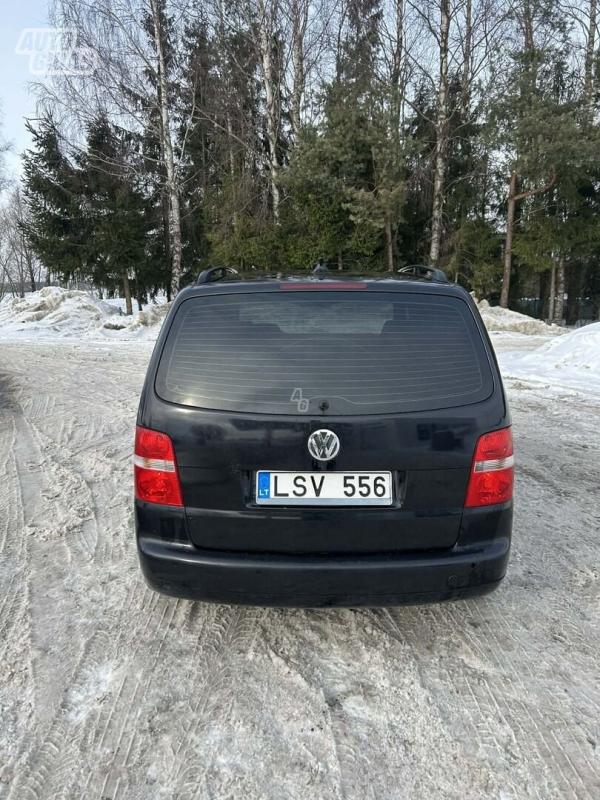 Volkswagen Touran 2006 in Telschi, with an engine capacity of 2.00 L and mileage of 300 thousand km for 1500 €, photo 6 on AUTOMOTO.COM.LV