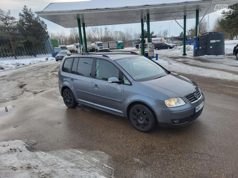 Volkswagen Touran 2006 Kauņa, ar dzinēja tilpumu 2.00 L un nobraukumu 350 tūkst. km par 1390 €, foto 4 vietnē AUTOMOTO.COM.LV