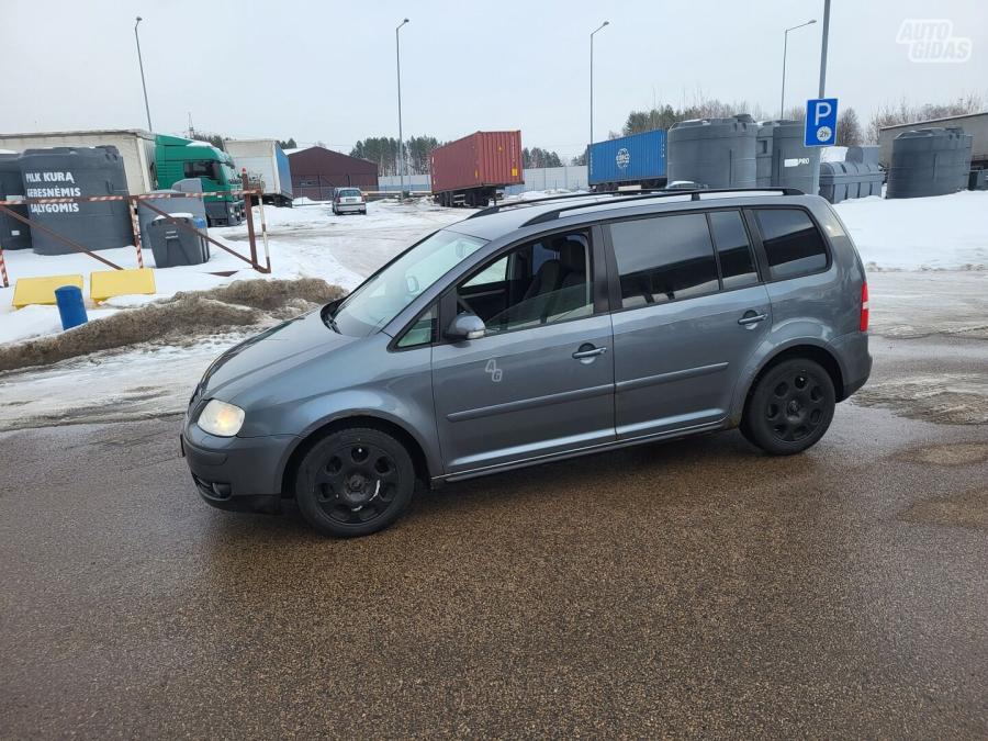 Volkswagen Touran 2006 Kauņa, ar dzinēja tilpumu 2.00 L un nobraukumu 350 tūkst. km par 1390 €, foto 11 vietnē AUTOMOTO.COM.LV
