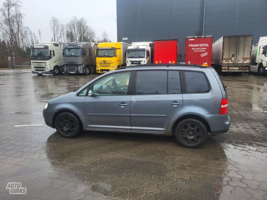 Volkswagen Touran 2006 Kauņa, ar dzinēja tilpumu 2.00 L un nobraukumu 345 tūkst. km par 990 €, foto 6 vietnē AUTOMOTO.COM.LV