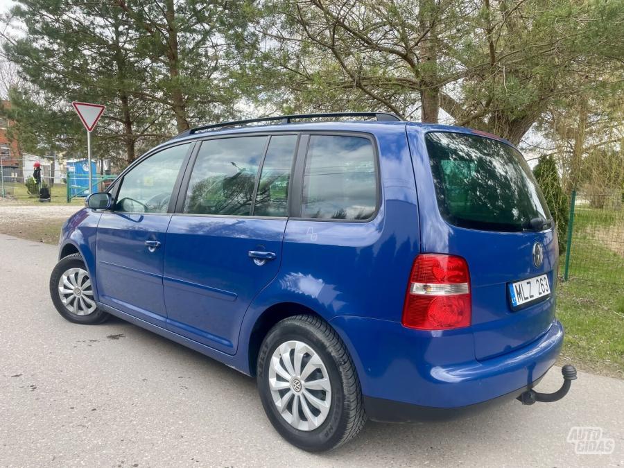 Volkswagen Touran 2006 in Kaunas, with an engine capacity of 1.90 L and mileage of 351 thousand km for 1500 €, photo 4 on AUTOMOTO.COM.LV