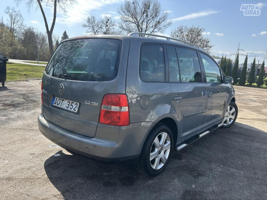 Volkswagen Touran 2006 in Jonava, with an engine capacity of 2.00 L and mileage of 325 thousand km for 1200 €, photo 5 on AUTOMOTO.COM.LV