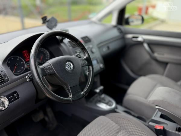 Volkswagen Touran 2006 Kauņa, ar dzinēja tilpumu 2.00 L un nobraukumu 290 tūkst. km par 1700 €, foto 9 vietnē AUTOMOTO.COM.LV