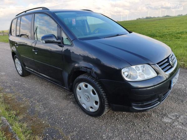 Volkswagen Touran 2006 Jurbarkas, ar dzinēja tilpumu 1.90 L un nobraukumu 369 tūkst. km par 1350 €, foto 5 vietnē AUTOMOTO.COM.LV