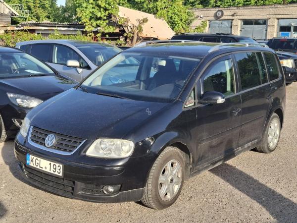 Volkswagen Touran 2006 in Silute, with an engine capacity of 2.00 L and mileage of 303 thousand km for 1300 €, photo 1 on AUTOMOTO.COM.LV