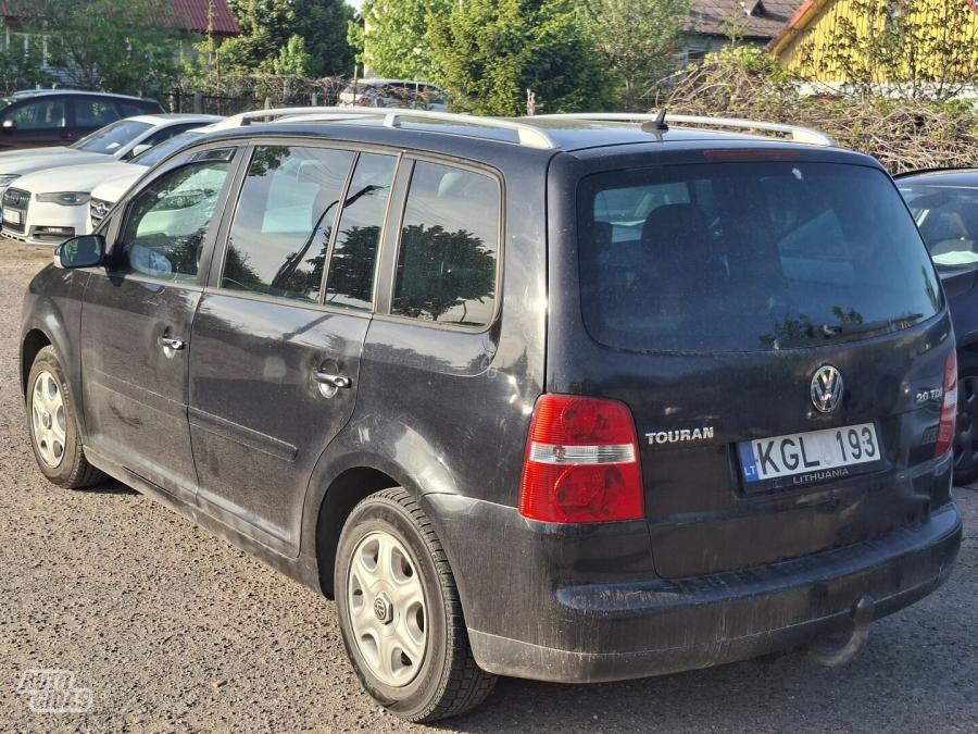 Volkswagen Touran 2006 in Silute, with an engine capacity of 2.00 L and mileage of 303 thousand km for 1300 €, photo 4 on AUTOMOTO.COM.LV