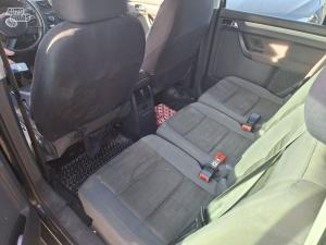 Volkswagen Touran 2006 in Silute, with an engine capacity of 2.00 L and mileage of 303 thousand km for 1300 €, photo 6 on AUTOMOTO.COM.LV