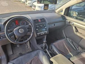Volkswagen Touran 2006 in Silute, with an engine capacity of 2.00 L and mileage of 303 thousand km for 1300 €, photo 8 on AUTOMOTO.COM.LV