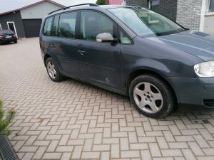 Volkswagen Touran 2006 in Anyksciai, with an engine capacity of 1.90 L and mileage of 493 thousand km for 1100 €, photo  on AUTOMOTO.COM.LV