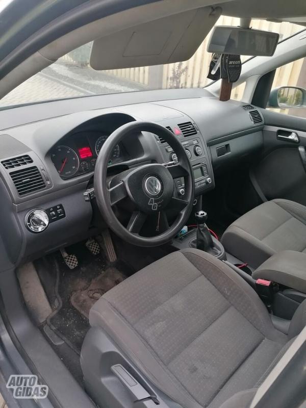 Фольксваген Туран 2006 в Аникщяй, объемом двигателя 1.90 л и пробегом 493 тыс. км за 1100 €, фото 5 на AUTOMOTO.COM.LV