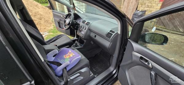 Volkswagen Touran 2006 in Radviliskis, with an engine capacity of 1.90 L and mileage of 280 thousand km for 1700 €, photo 6 on AUTOMOTO.COM.LV