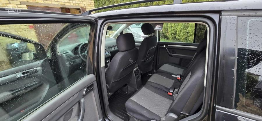 Volkswagen Touran 2006 in Radviliskis, with an engine capacity of 1.90 L and mileage of 280 thousand km for 1700 €, photo 8 on AUTOMOTO.COM.LV