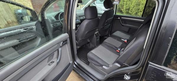 Volkswagen Touran 2006 in Radviliskis, with an engine capacity of 1.90 L and mileage of 280 thousand km for 1700 €, photo 8 on AUTOMOTO.COM.LV