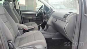 Фольксваген Туран 2006 в Рига, объемом двигателя 1.90 л и пробегом 299 тыс. км за 1700 €, фото 12 на AUTOMOTO.COM.LV