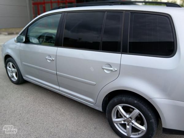 Volkswagen Touran 2006 Klaipėda, ar dzinēja tilpumu 1.90 L un nobraukumu 262 tūkst. km par 1490 €, foto 3 vietnē AUTOMOTO.COM.LV