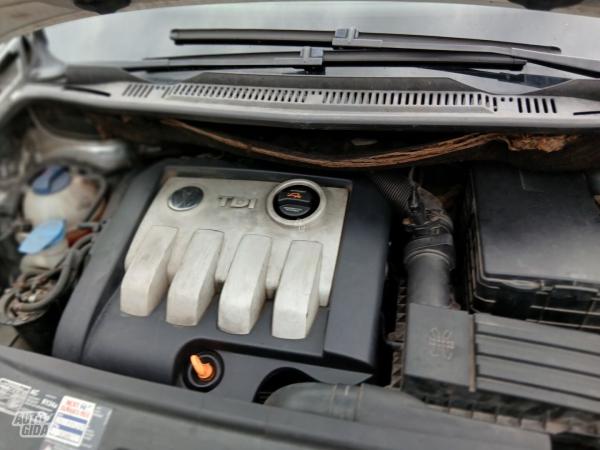 Volkswagen Touran 2006 Klaipėda, ar dzinēja tilpumu 1.90 L un nobraukumu 262 tūkst. km par 1490 €, foto 5 vietnē AUTOMOTO.COM.LV