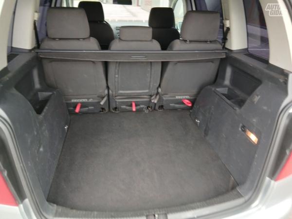 Volkswagen Touran 2006 Klaipėda, ar dzinēja tilpumu 1.90 L un nobraukumu 262 tūkst. km par 1490 €, foto 9 vietnē AUTOMOTO.COM.LV