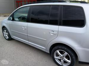 Volkswagen Touran 2006 Klaipėda, ar dzinēja tilpumu 1.90 L un nobraukumu 262 tūkst. km par 1490 €, foto 4 vietnē AUTOMOTO.COM.LV