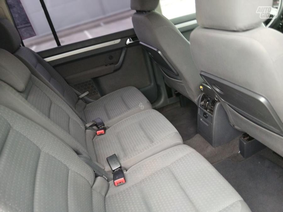 Volkswagen Touran 2006 Klaipėda, ar dzinēja tilpumu 1.90 L un nobraukumu 262 tūkst. km par 1490 €, foto 9 vietnē AUTOMOTO.COM.LV