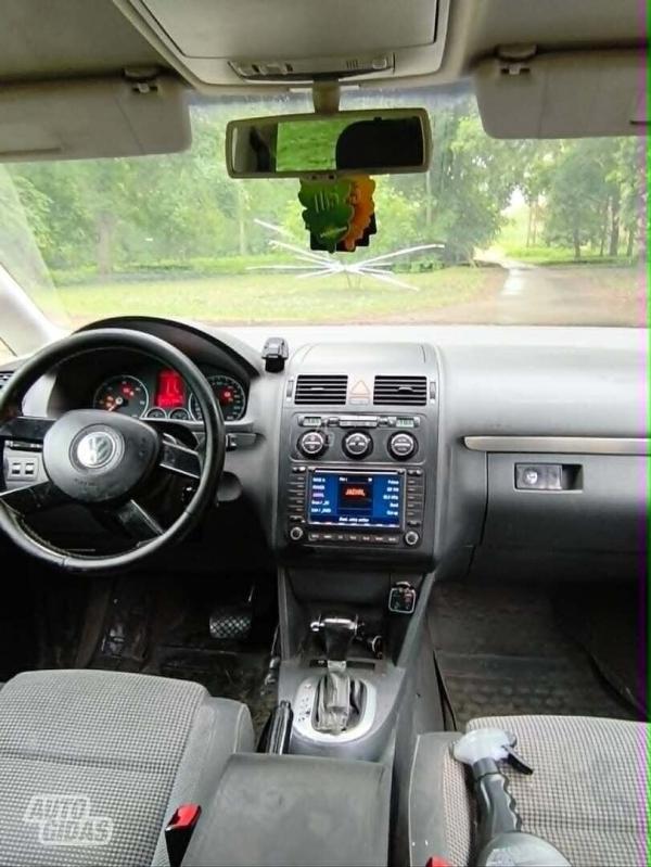 Volkswagen Touran 2006 Panevēža, ar dzinēja tilpumu 2.00 L un nobraukumu 508 tūkst. km par 650 €, foto 3 vietnē AUTOMOTO.COM.LV