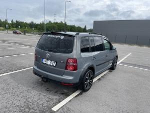 Volkswagen Touran 2006 in Kaunas, with an engine capacity of 1.90 L and mileage of 390 thousand km for 2500 €, photo 3 on AUTOMOTO.COM.LV