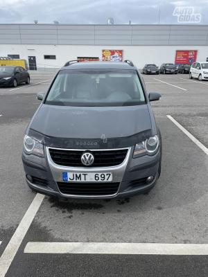 Volkswagen Touran 2006 in Kaunas, with an engine capacity of 1.90 L and mileage of 390 thousand km for 2500 €, photo 4 on AUTOMOTO.COM.LV