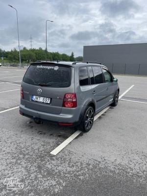 Volkswagen Touran 2006 in Kaunas, with an engine capacity of 1.90 L and mileage of 390 thousand km for 2500 €, photo 7 on AUTOMOTO.COM.LV