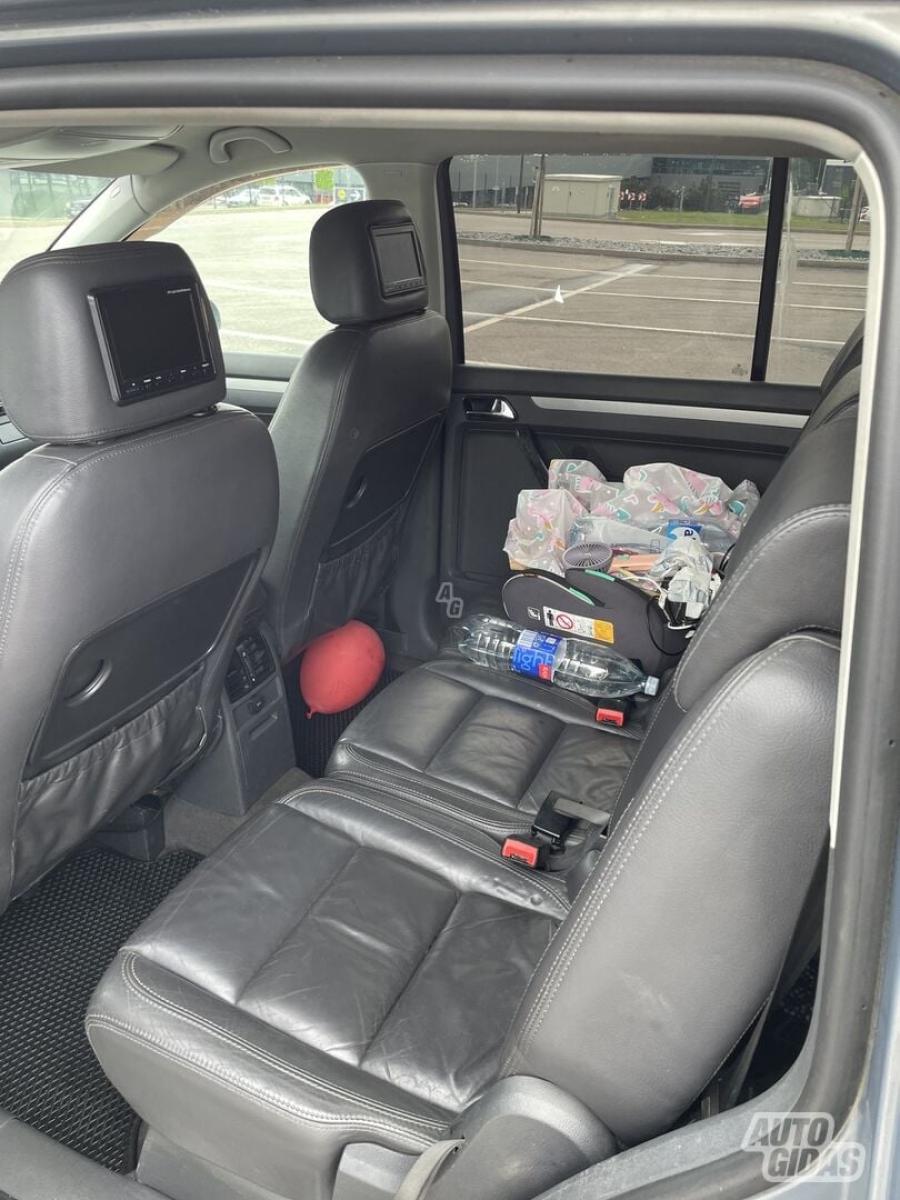 Volkswagen Touran 2006 in Kaunas, with an engine capacity of 1.90 L and mileage of 390 thousand km for 2500 €, photo 9 on AUTOMOTO.COM.LV