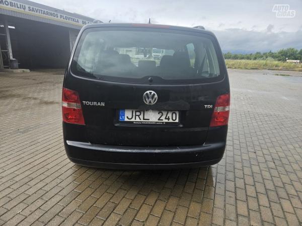 Volkswagen Touran 2006 Vilkaviškis, ar dzinēja tilpumu 1.90 L un nobraukumu 300 tūkst. km par 750 €, foto 5 vietnē AUTOMOTO.COM.LV