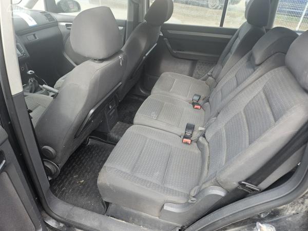 Volkswagen Touran 2006 Vilkaviškis, ar dzinēja tilpumu 1.90 L un nobraukumu 300 tūkst. km par 750 €, foto 7 vietnē AUTOMOTO.COM.LV