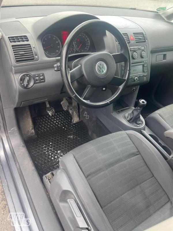 Volkswagen Touran 2006 Utena, ar dzinēja tilpumu 1.60 L un nobraukumu 174 tūkst. km par 2100 €, foto 8 vietnē AUTOMOTO.COM.LV