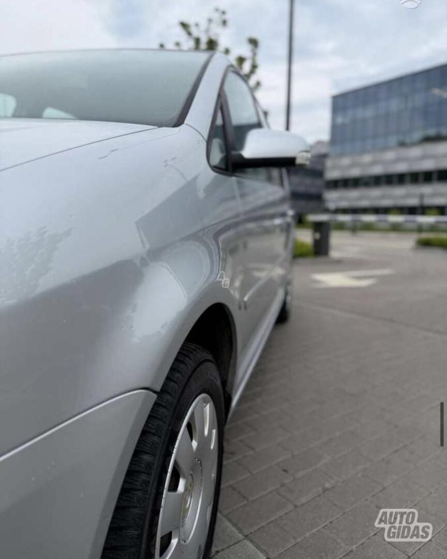 Volkswagen Touran 2006 Viļņa, ar dzinēja tilpumu 1.90 L un nobraukumu 290 tūkst. km par 2900 €, foto 13 vietnē AUTOMOTO.COM.LV