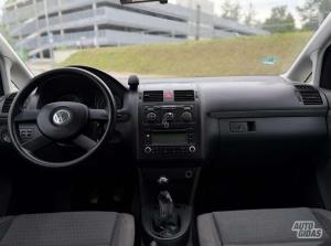 Volkswagen Touran 2006 Viļņa, ar dzinēja tilpumu 1.90 L un nobraukumu 290 tūkst. km par 2900 €, foto 14 vietnē AUTOMOTO.COM.LV