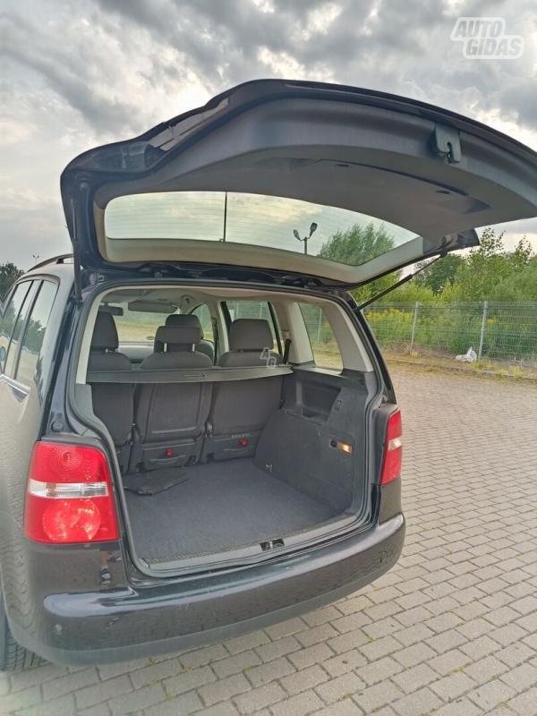 Volkswagen Touran 2006 Marijampole, ar dzinēja tilpumu 1.90 L un nobraukumu 281 tūkst. km par 1999 €, foto 4 vietnē AUTOMOTO.COM.LV