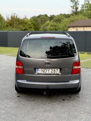 Volkswagen Touran 2006 Viļņa, ar dzinēja tilpumu 1.90 L un nobraukumu 203 tūkst. km par 3300 €, foto 7 vietnē AUTOMOTO.COM.LV