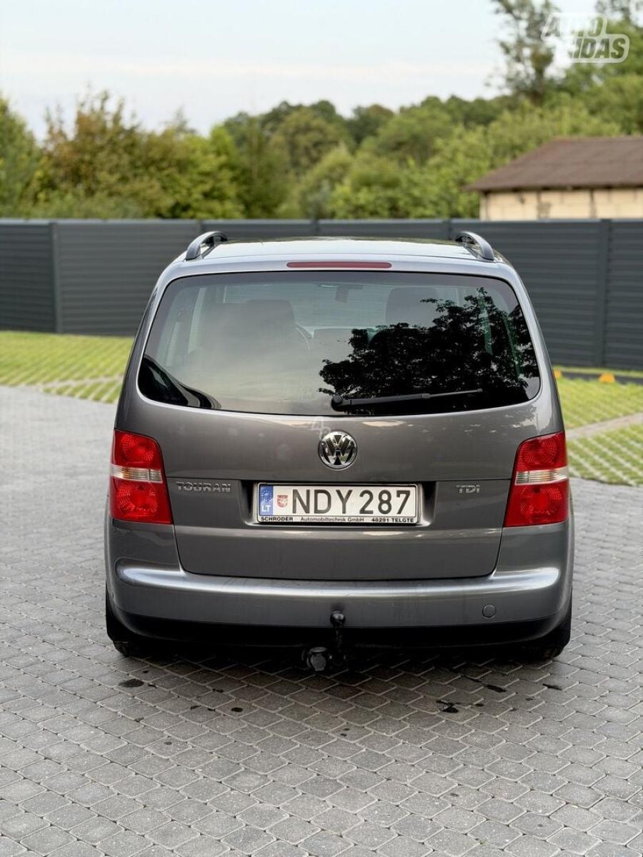 Volkswagen Touran 2006 Viļņa, ar dzinēja tilpumu 1.90 L un nobraukumu 203 tūkst. km par 3300 €, foto 7 vietnē AUTOMOTO.COM.LV