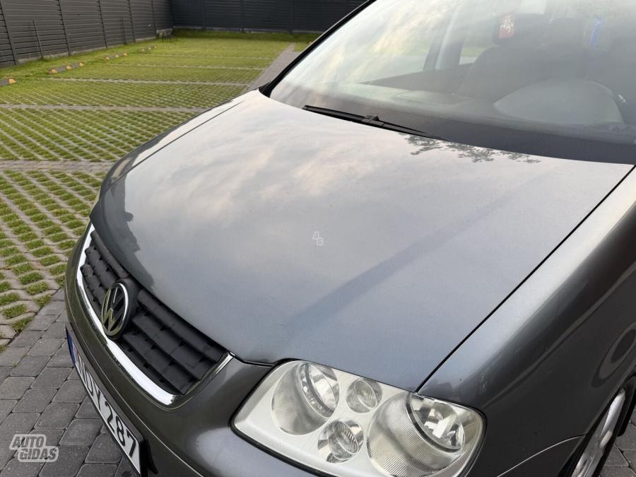 Volkswagen Touran 2006 Viļņa, ar dzinēja tilpumu 1.90 L un nobraukumu 203 tūkst. km par 3300 €, foto 17 vietnē AUTOMOTO.COM.LV