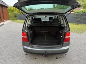 Volkswagen Touran 2006 Viļņa, ar dzinēja tilpumu 1.90 L un nobraukumu 203 tūkst. km par 3300 €, foto 19 vietnē AUTOMOTO.COM.LV