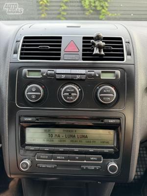 Volkswagen Touran 2006 Viļņa, ar dzinēja tilpumu 1.90 L un nobraukumu 203 tūkst. km par 3300 €, foto 20 vietnē AUTOMOTO.COM.LV