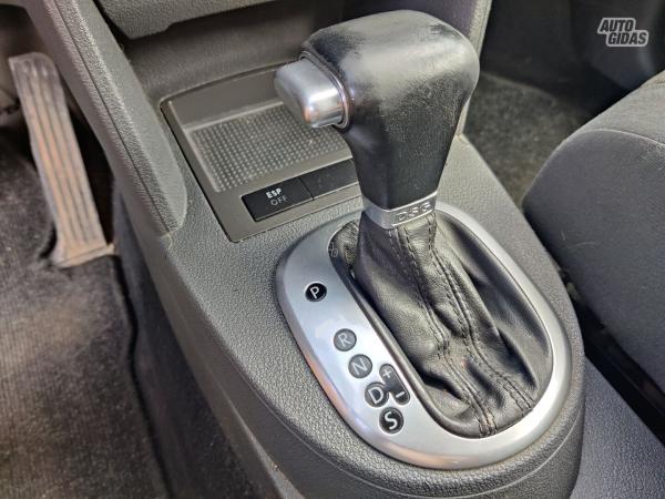 Volkswagen Touran 2006 in Siauliai, with an engine capacity of 2.00 L and mileage of 250 thousand km for 1150 €, photo 9 on AUTOMOTO.COM.LV