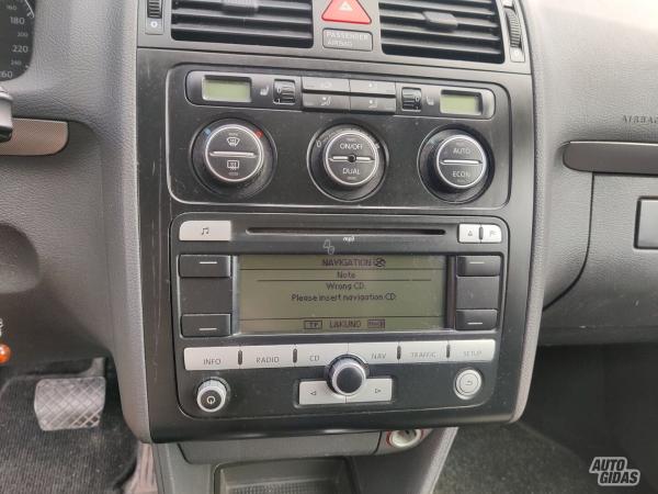 Volkswagen Touran 2006 in Siauliai, with an engine capacity of 2.00 L and mileage of 250 thousand km for 1150 €, photo 10 on AUTOMOTO.COM.LV