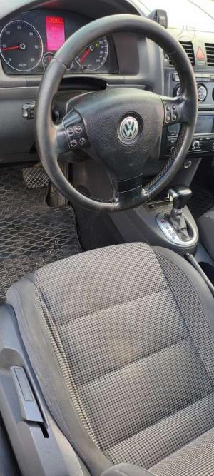Volkswagen Touran 2006 Viļņa, ar dzinēja tilpumu 2.00 L un nobraukumu 289 tūkst. km par 1399 €, foto 14 vietnē AUTOMOTO.COM.LV