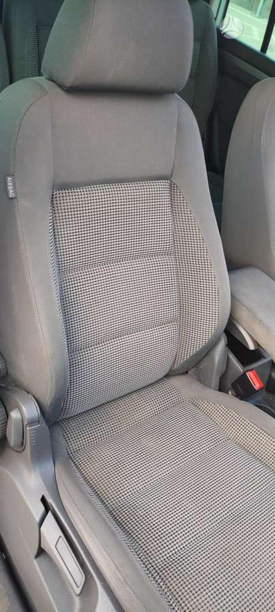 Volkswagen Touran 2006 Viļņa, ar dzinēja tilpumu 2.00 L un nobraukumu 289 tūkst. km par 1399 €, foto 19 vietnē AUTOMOTO.COM.LV